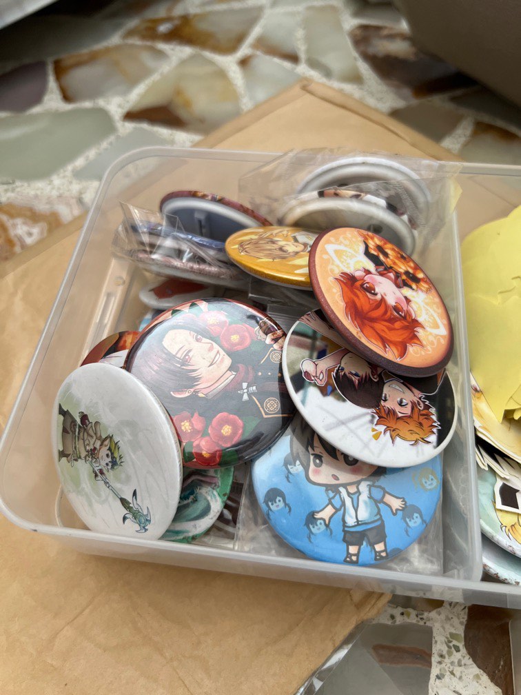 Anime badges, Hobbies & Toys, Memorabilia & Collectibles, Fan ...