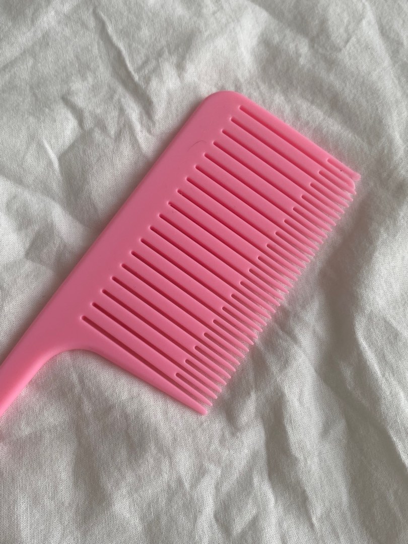 Balayage comb for dye/colour, Beauty & Personal Care, Hair on Carousell