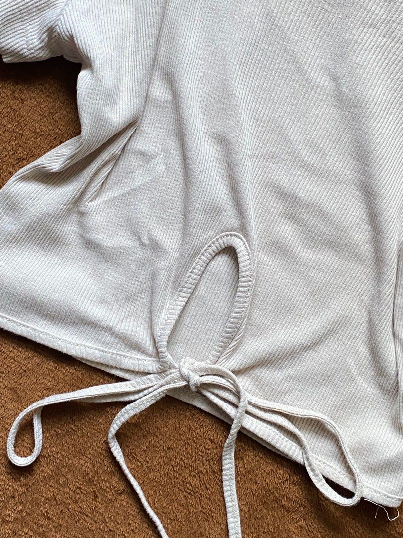 Bershka Crop Trop Sexy String, Women's Fashion, Tops, Blouses on Carousell