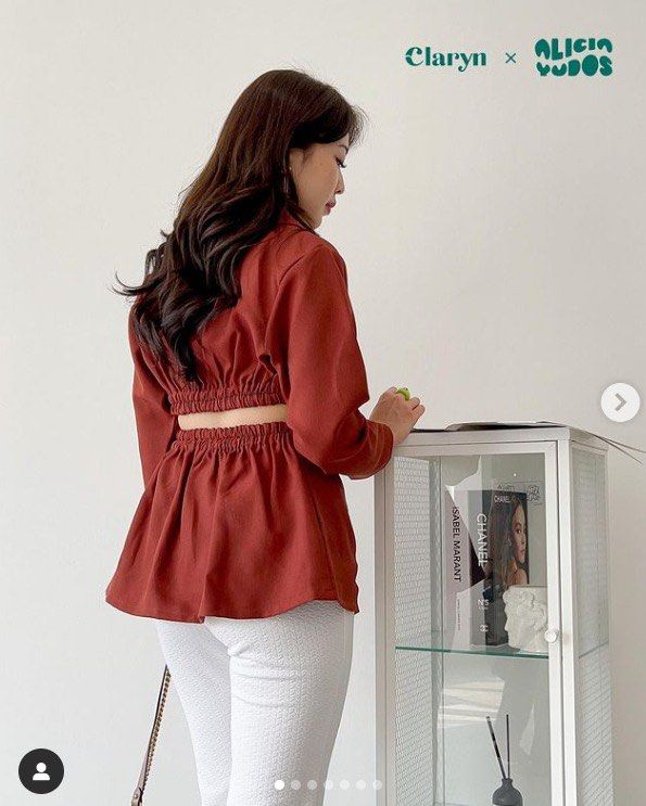 Claryn the label x Alicia yudos anneliese blazer black, Fesyen Wanita, Pakaian Wanita, Atasan di ...