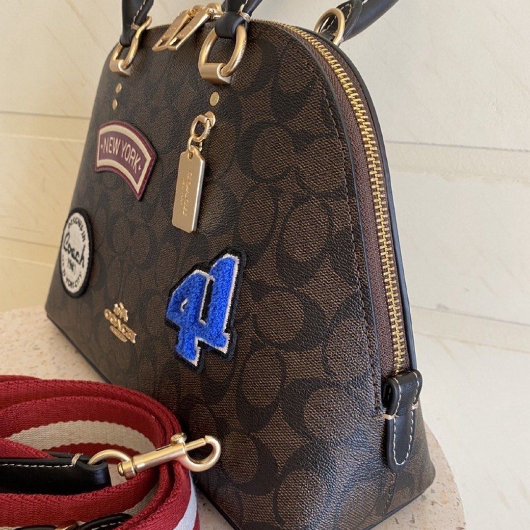 Coach Patches Signature Sling Bag, Women's Fashion, Bags & Wallets ...