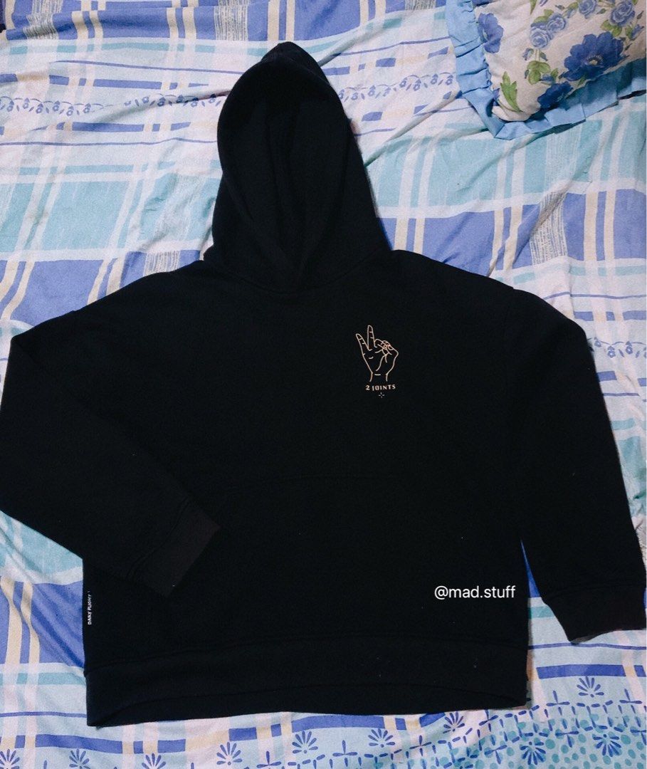 Daily Flight Gang Sign Hoodie (2 joints), Men's Fashion, Tops & Sets ...