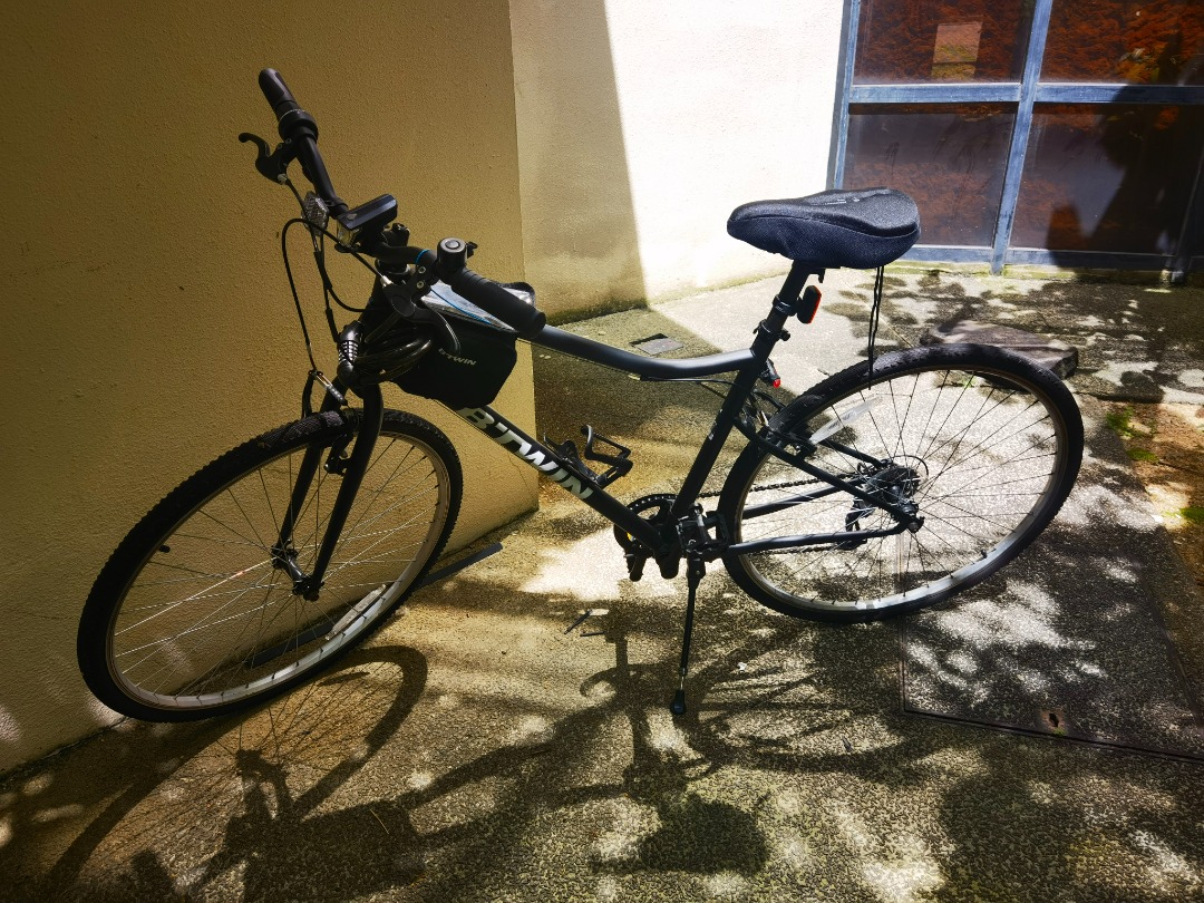 Decathlon Btwin Riverside 100 Hybrid Bike M with All Accessories ...