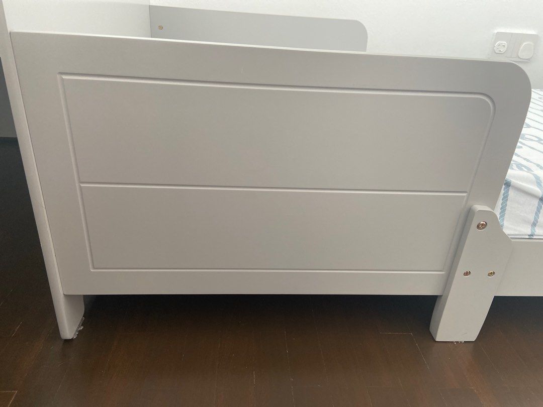 Delta Kids Wood Bed Frame, Furniture & Home Living, Furniture, Bed ...