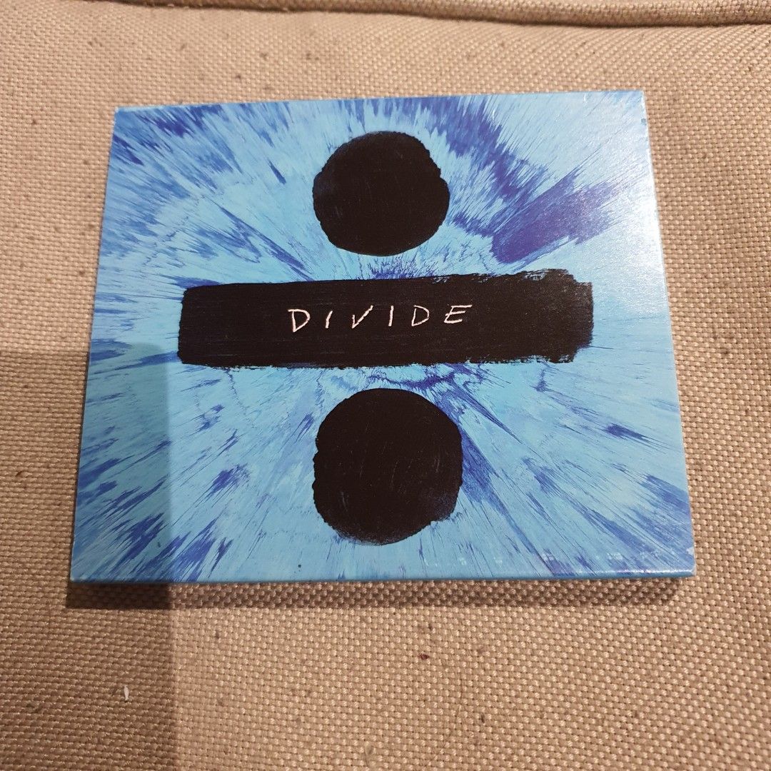 Ed Sheeran - Divide - Deluxe Edition - with slipcase, Hobbies & Toys ...