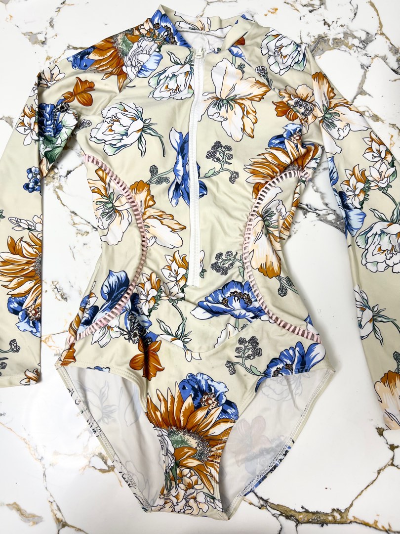 Girly Rash Guard (small to medium), Women's Fashion, Swimwear, Rash ...