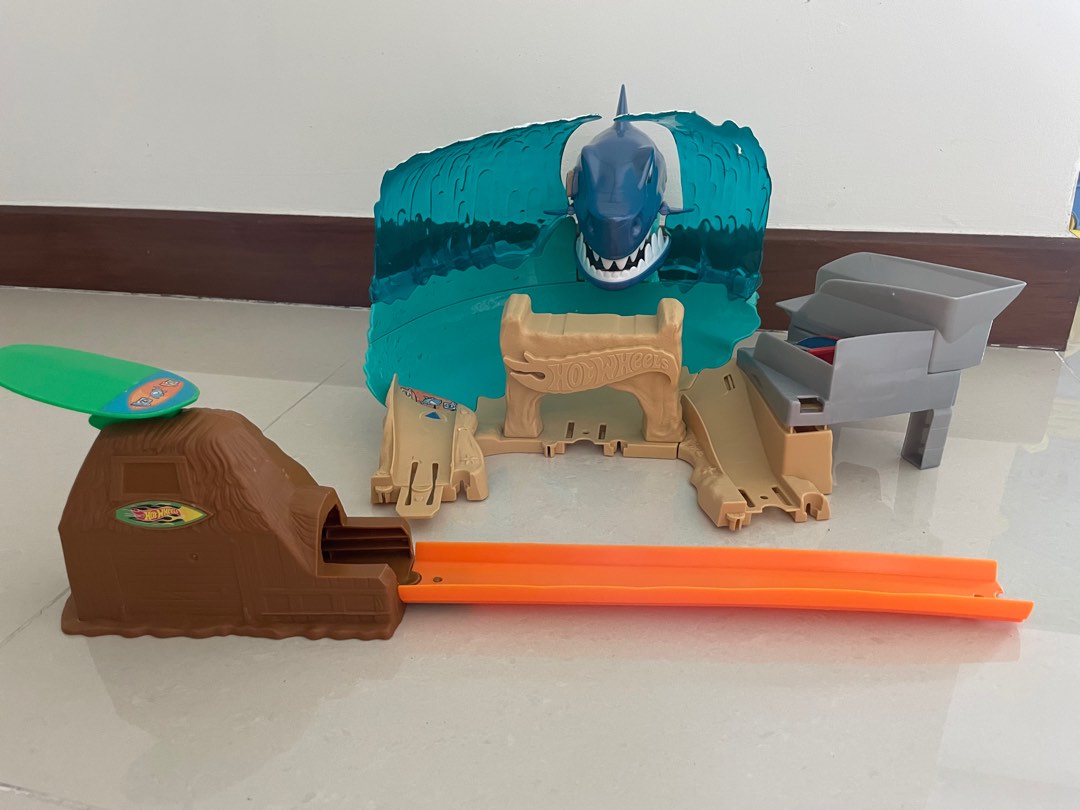 Hotwheels Shark track set, Hobbies & Toys, Toys & Games on Carousell