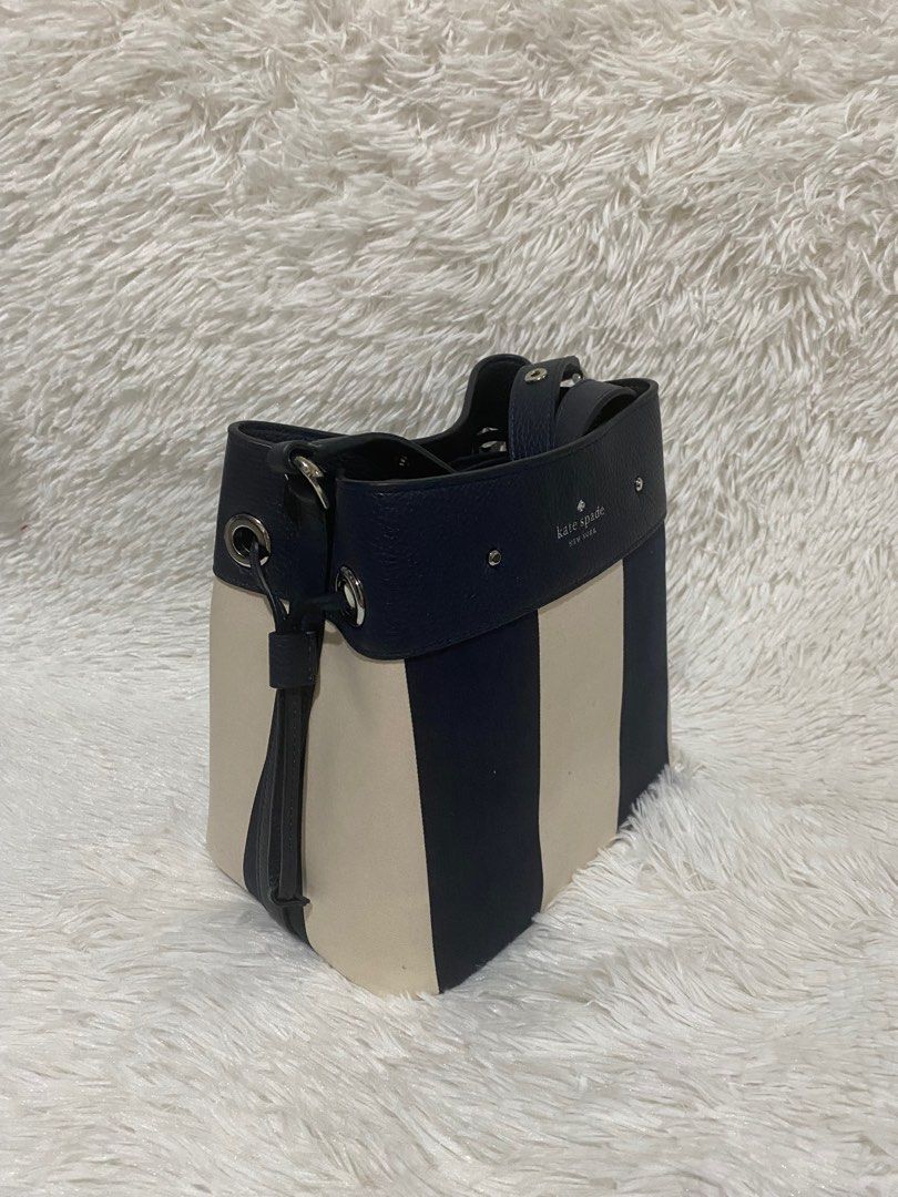 Kate spade small marti bucket, Luxury, Bags & Wallets on Carousell