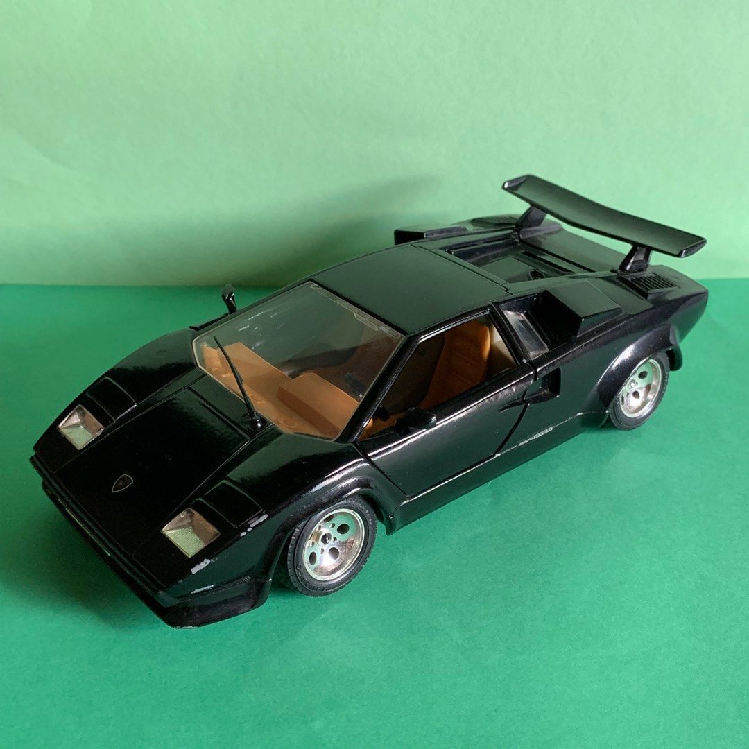 LAMBORGHINI COUNTACH (1988) metal model car from Bburago 1:24, Hobbies ...