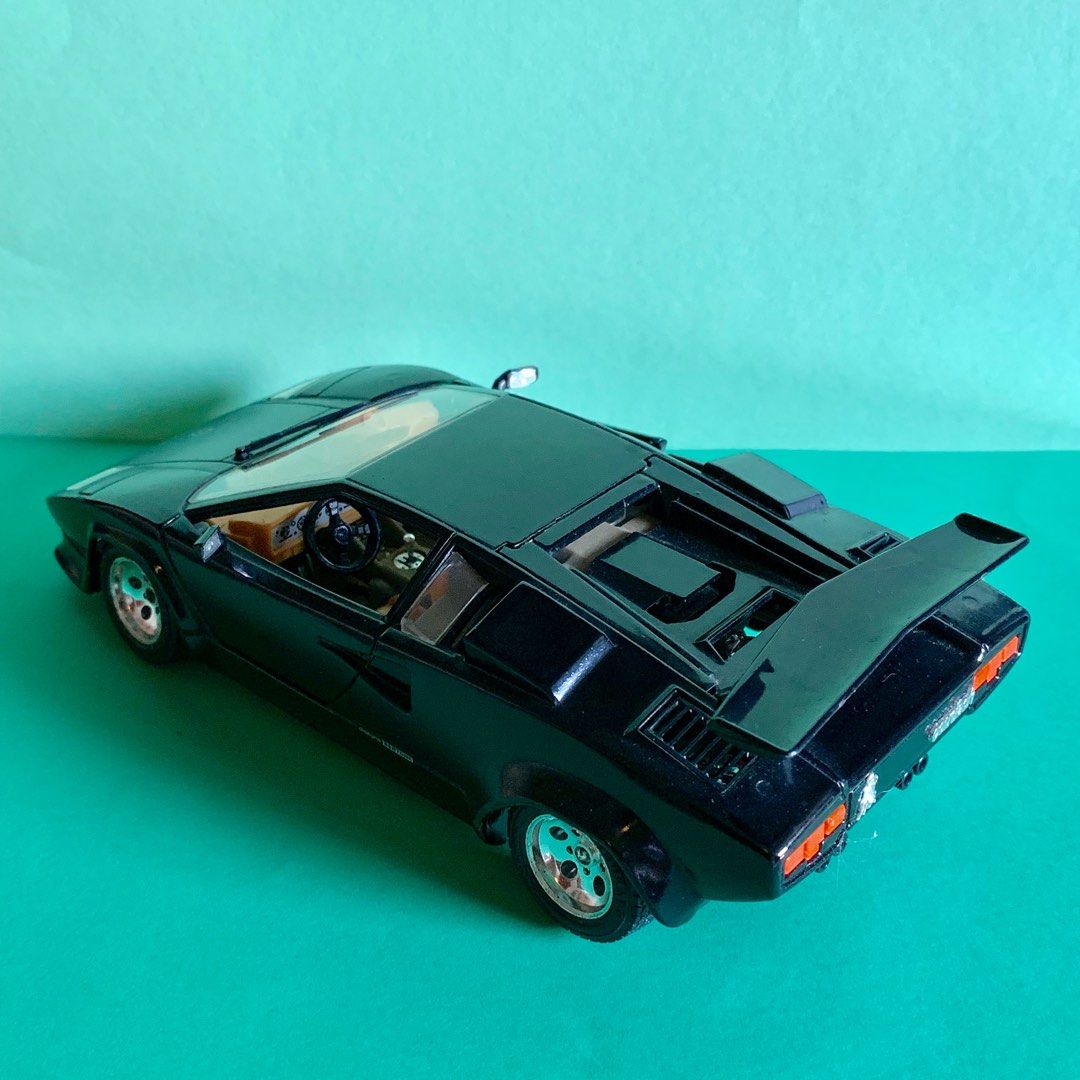 LAMBORGHINI COUNTACH (1988) metal model car from Bburago 1:24, Hobbies ...