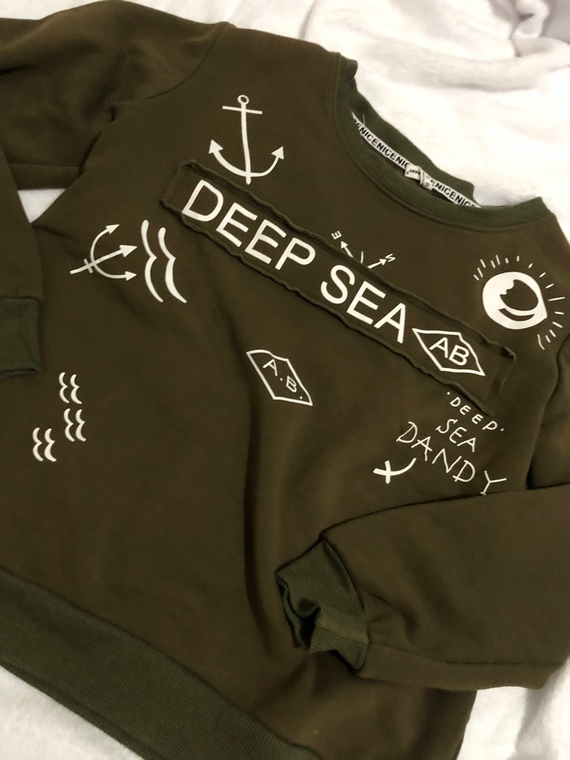 Longsleeve (very comfy fabric) like new!! If take all the tops and ...