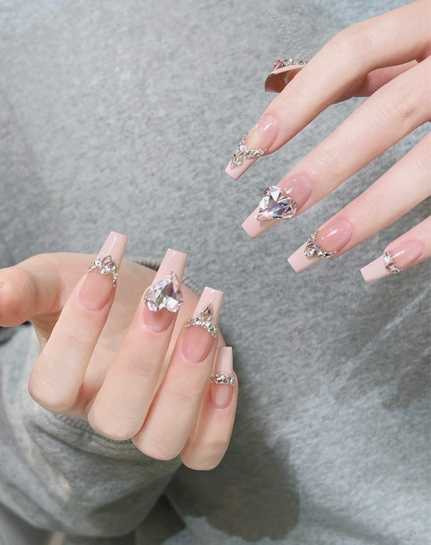 NAIL MODEL NEEDED!!!, Beauty & Personal Care, Hands & Nails on Carousell