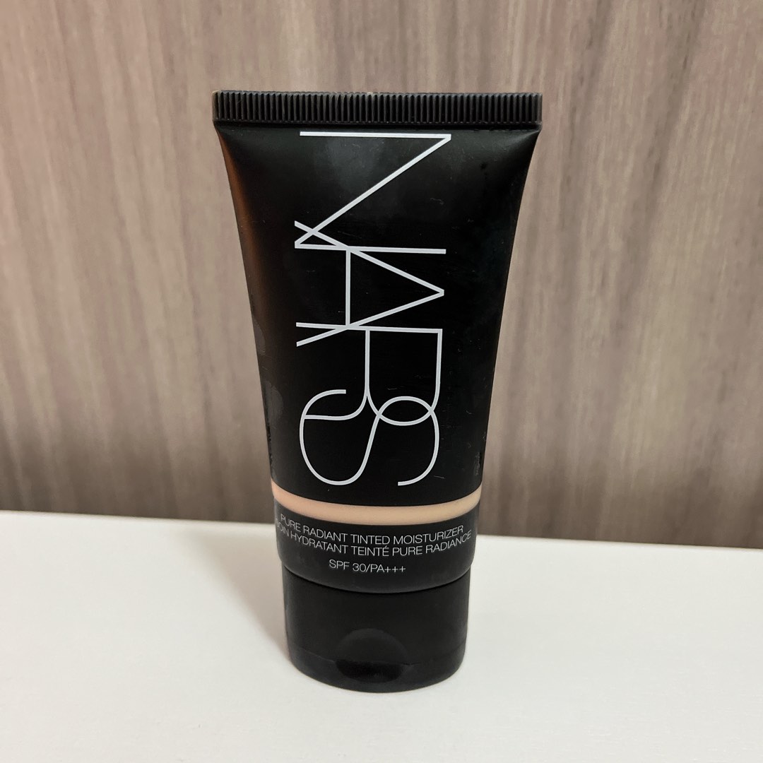 NARS Pure Radiant Tinted Moisturizer, 美容＆化妝品, 健康及美容 - 皮膚護理, 化妝品 - Carousell