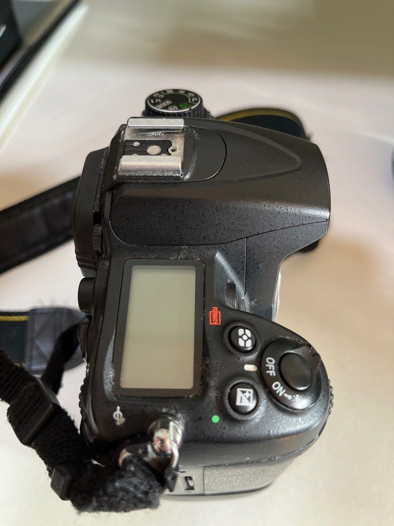 Nikon D7000 with MBD-11 Battery Grip, Photography, Cameras on Carousell