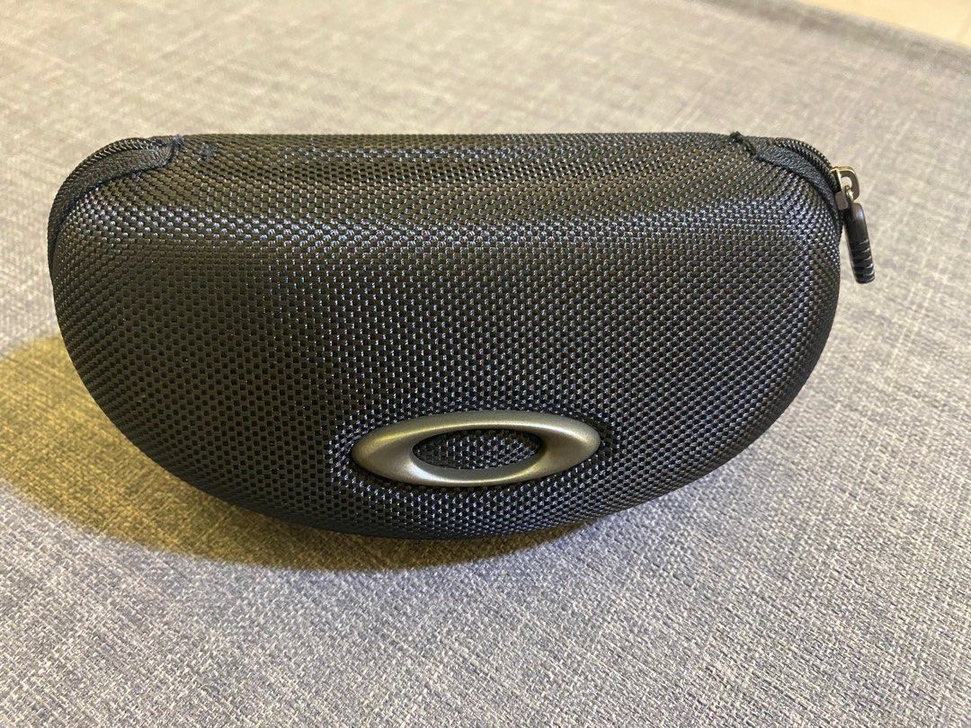 Oakley glasses box, Men's Fashion, Watches & Accessories, Sunglasses ...