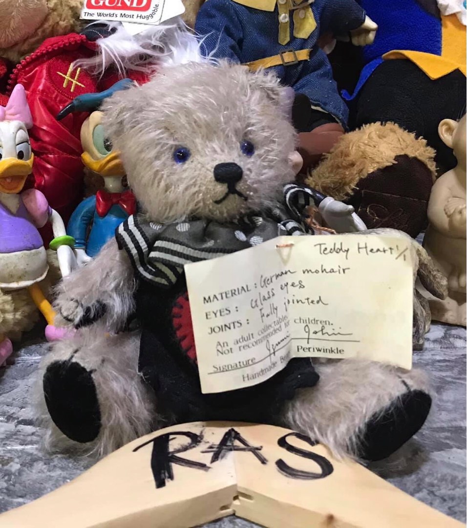 PERIWINKLE Artist Bear 1 of 1, Hobbies & Toys, Memorabilia ...