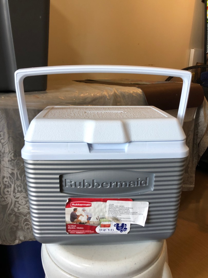 Rubbermaid Victory Cooler 10Qt-, Furniture & Home Living, Kitchenware ...