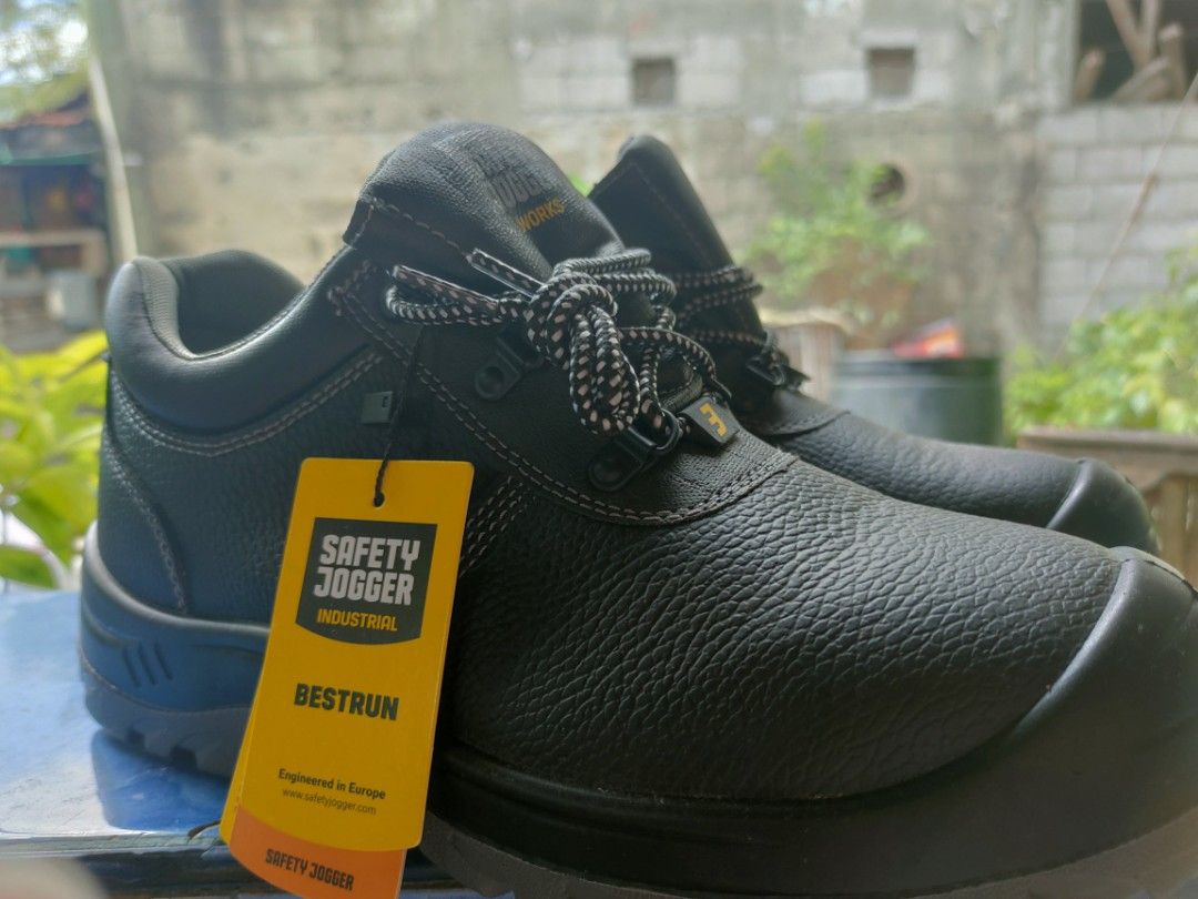 Safety jogger Safety Shoes, Men's Fashion, Footwear, Shoe inserts & accessories on Carousell