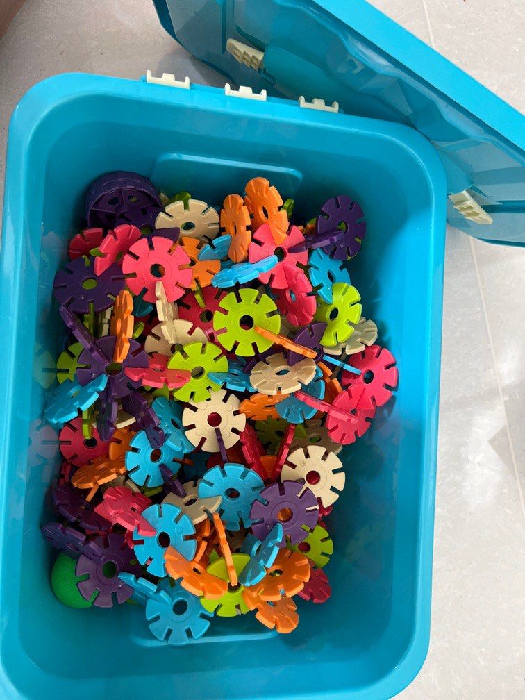 Snowflake Building Toy, Hobbies & Toys, Toys & Games on Carousell