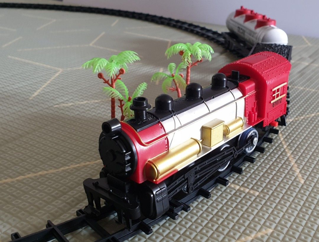 Train set (battery operated with sound), Hobbies & Toys, Toys & Games ...