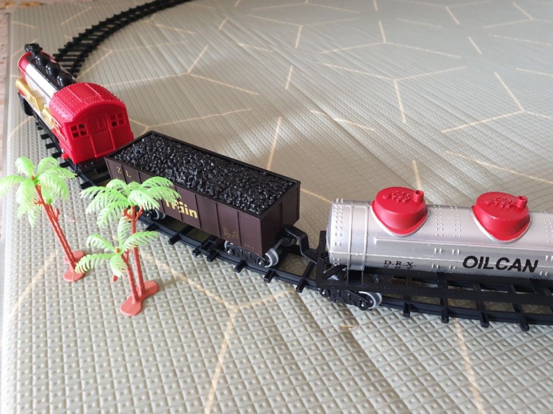Train set (battery operated with sound), Hobbies & Toys, Toys & Games ...