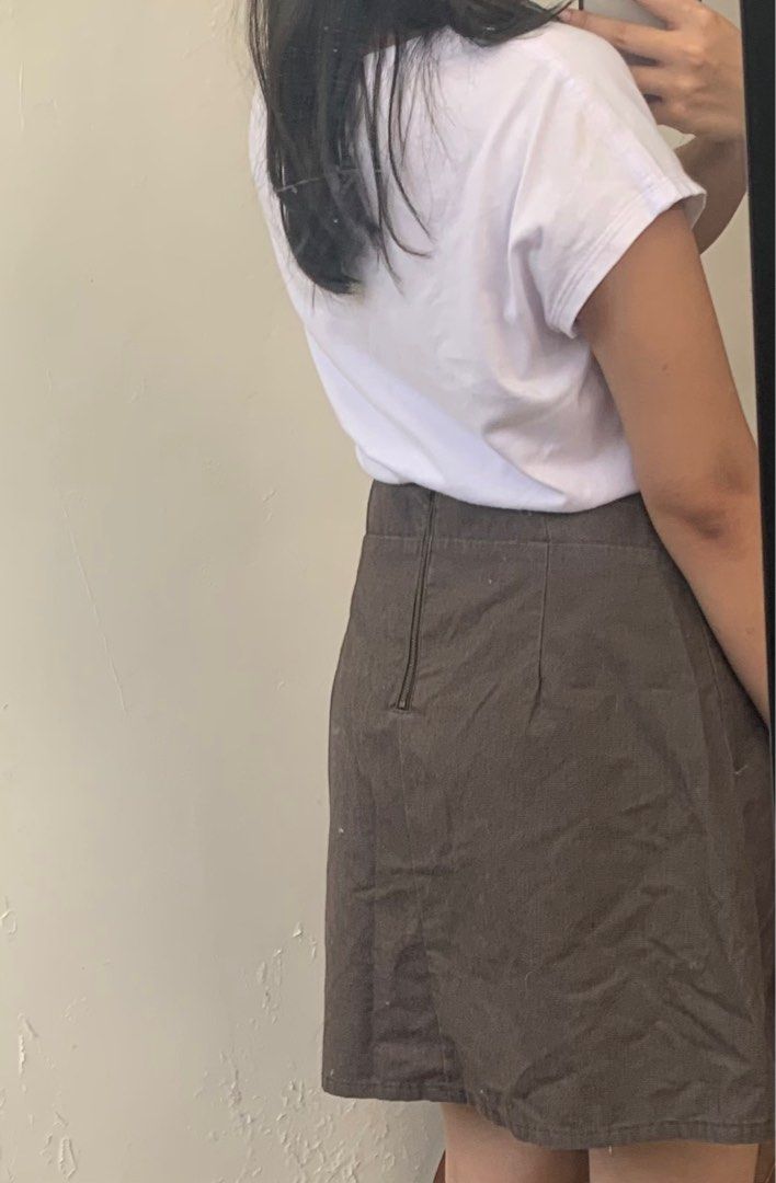 triset rok coklat, Fesyen Wanita, Pakaian Wanita, Bawahan di Carousell