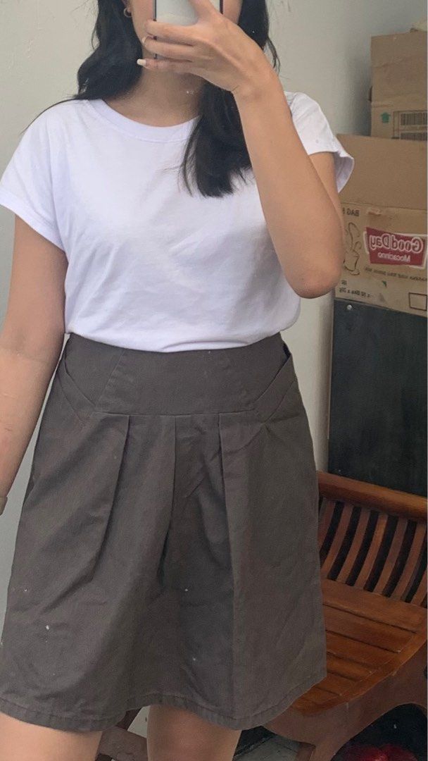 triset rok coklat, Fesyen Wanita, Pakaian Wanita, Bawahan di Carousell