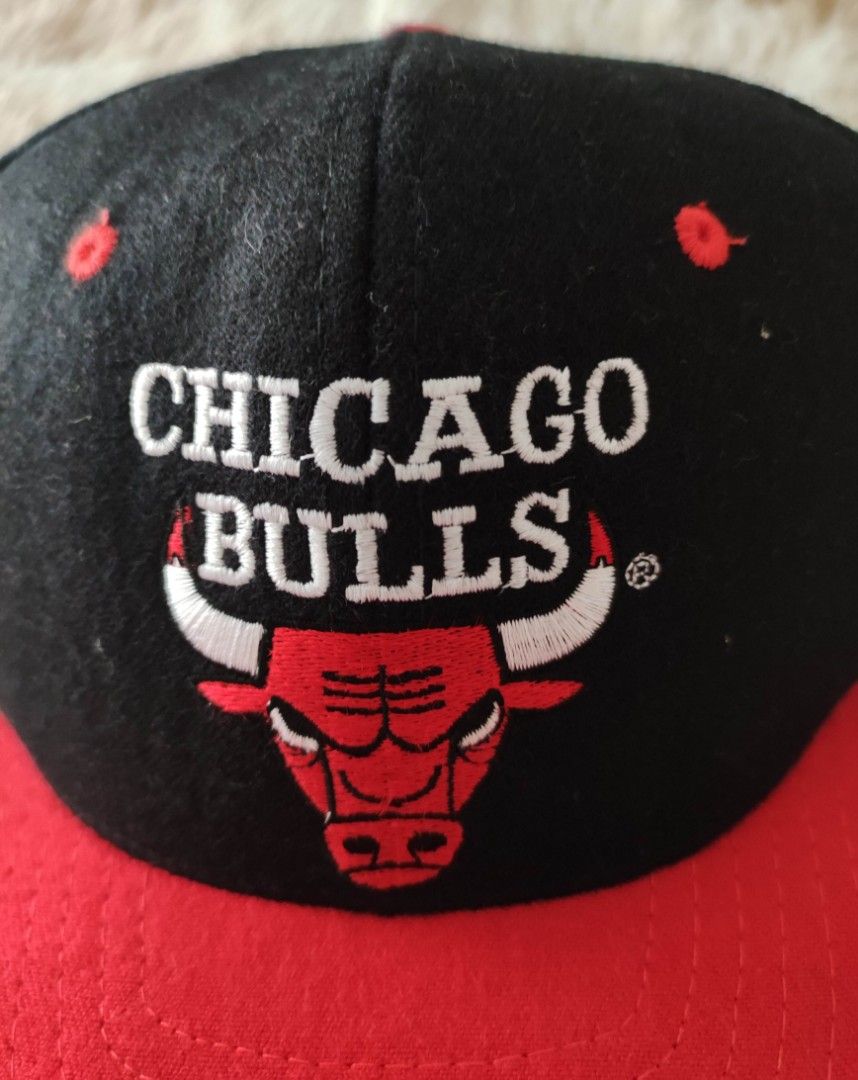 Vintage Bulls og logo wool...1,900!, Men's Fashion, Watches ...