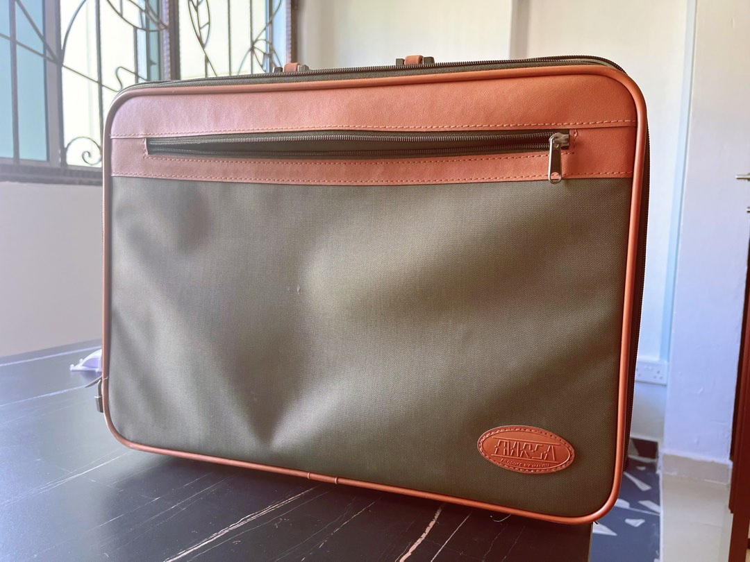 Vintage looking laptop bag, Computers & Tech, Parts & Accessories ...