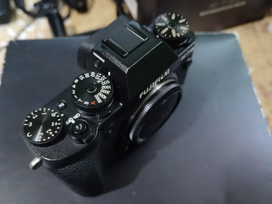 xt2 fujifilm with box, Photography, Cameras on Carousell