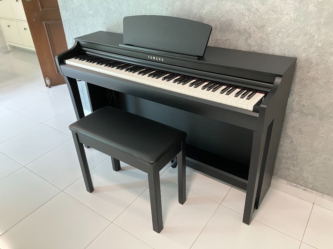 Yamaha Clavinova CLP-725 Digital Piano, Hobbies & Toys, Music & Media ...
