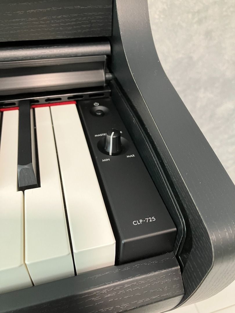 Yamaha Clavinova CLP-725 Digital Piano, Hobbies & Toys, Music & Media ...