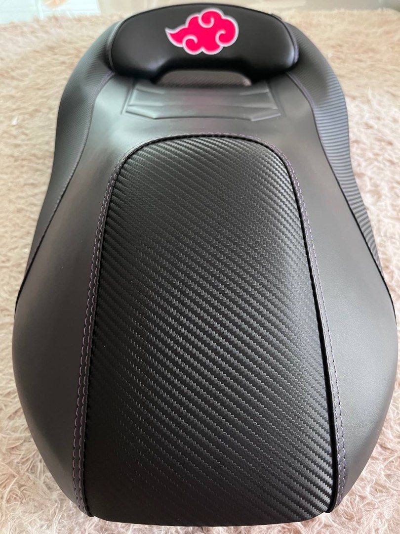 Yamaha Xmax sports comfort seat with carbon. Custom Akatsuki embroidery ...