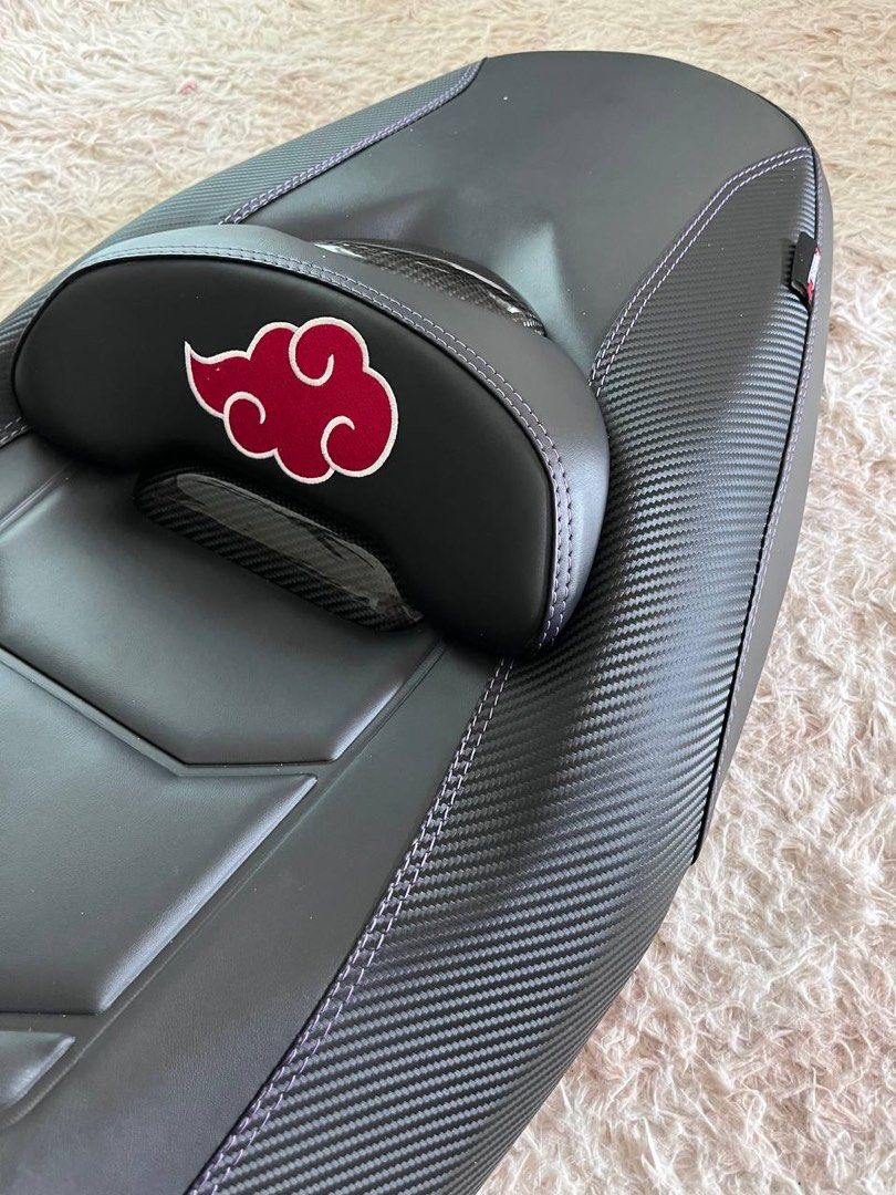 Yamaha Xmax sports comfort seat with carbon. Custom Akatsuki embroidery ...