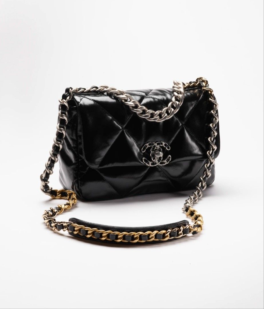 Chanel 19 Small- Glossy Calfskin (limited edition), Luxury, Bags ...