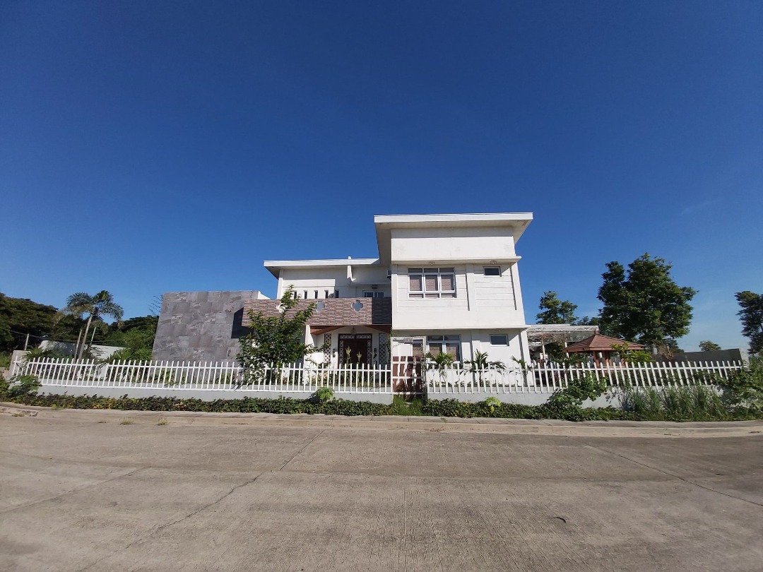 5-bedroom House and Lot for sale @ Morningfields at Carmeltown, Calamba ...