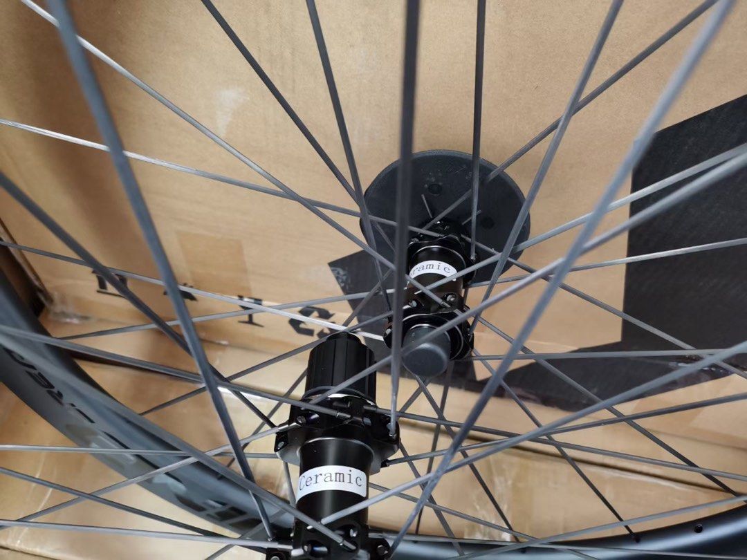 現貨 Wind Break 碳纖維公路輪組 碳條鈴 碳纖維輻條 carbon wheels, 運動產品, 單車及配件, 單車 - Carousell