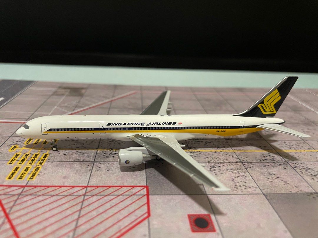 Aeroclassic 1/400 Singapore Airlines 757-200 9V-SGM, Hobbies & Toys ...