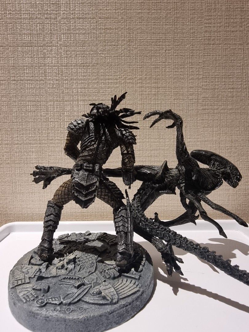 Alien vs Predator Figurines, Hobbies & Toys, Toys & Games on Carousell