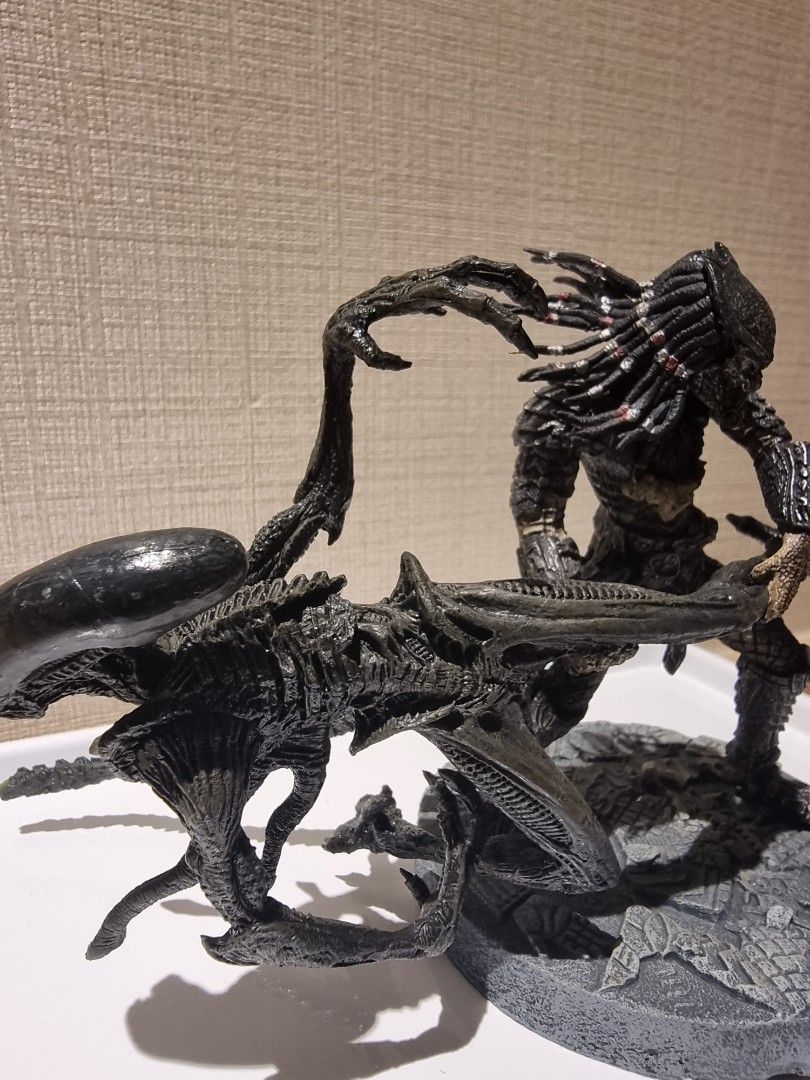 Alien vs Predator Figurines, Hobbies & Toys, Toys & Games on Carousell