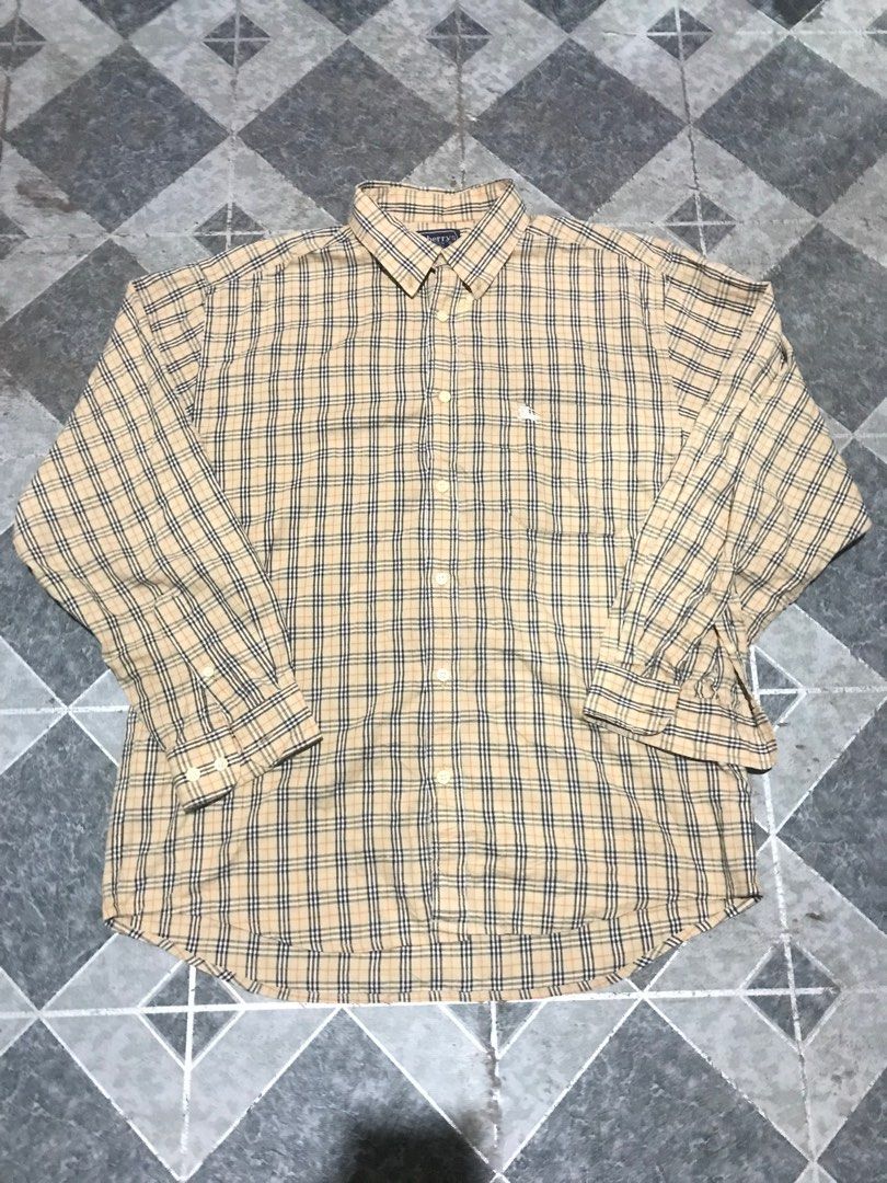 BURBERRYS, Men's Fashion, Tops & Sets, Tshirts & Polo Shirts on Carousell