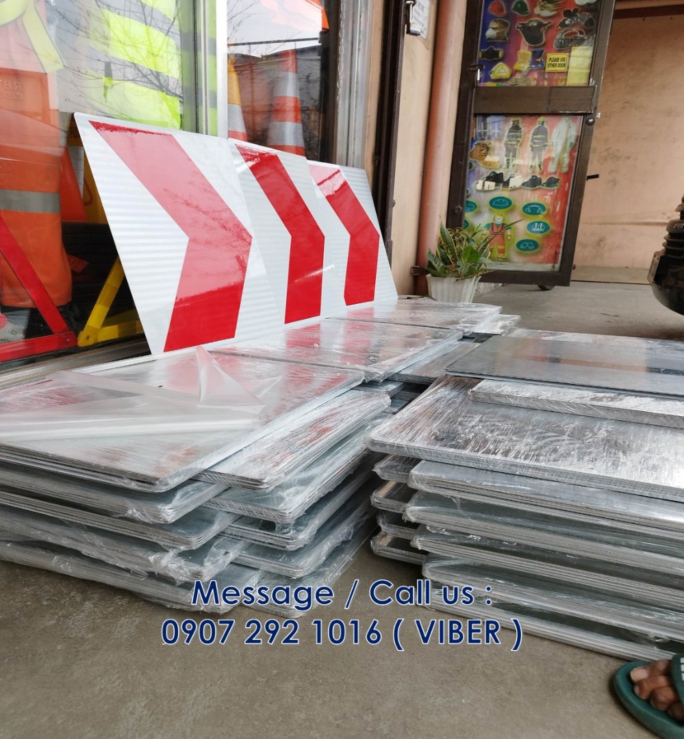 Chevron arrow signage supplier 6, Commercial & Industrial, Construction ...