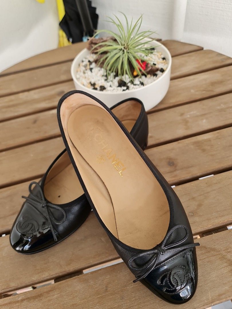 Classic ballerina pump, Women's Fashion, Footwear, Flats on Carousell