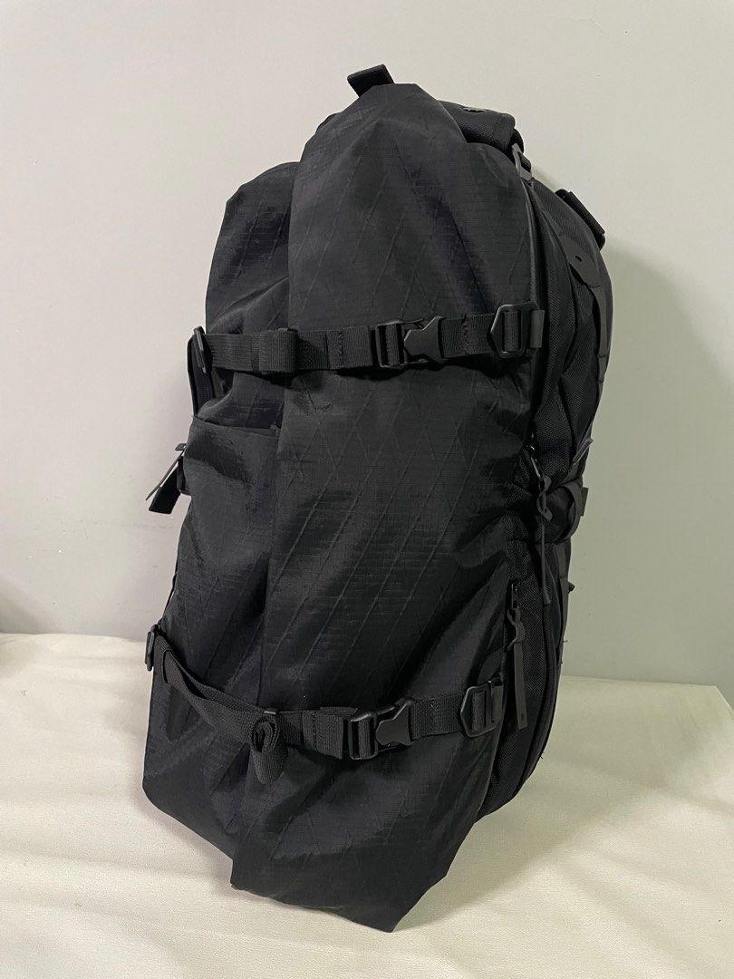 CODEOFBELL X-PAK EVO - Sling Pack (L) pitch black + BACKPACK HARNESS ...