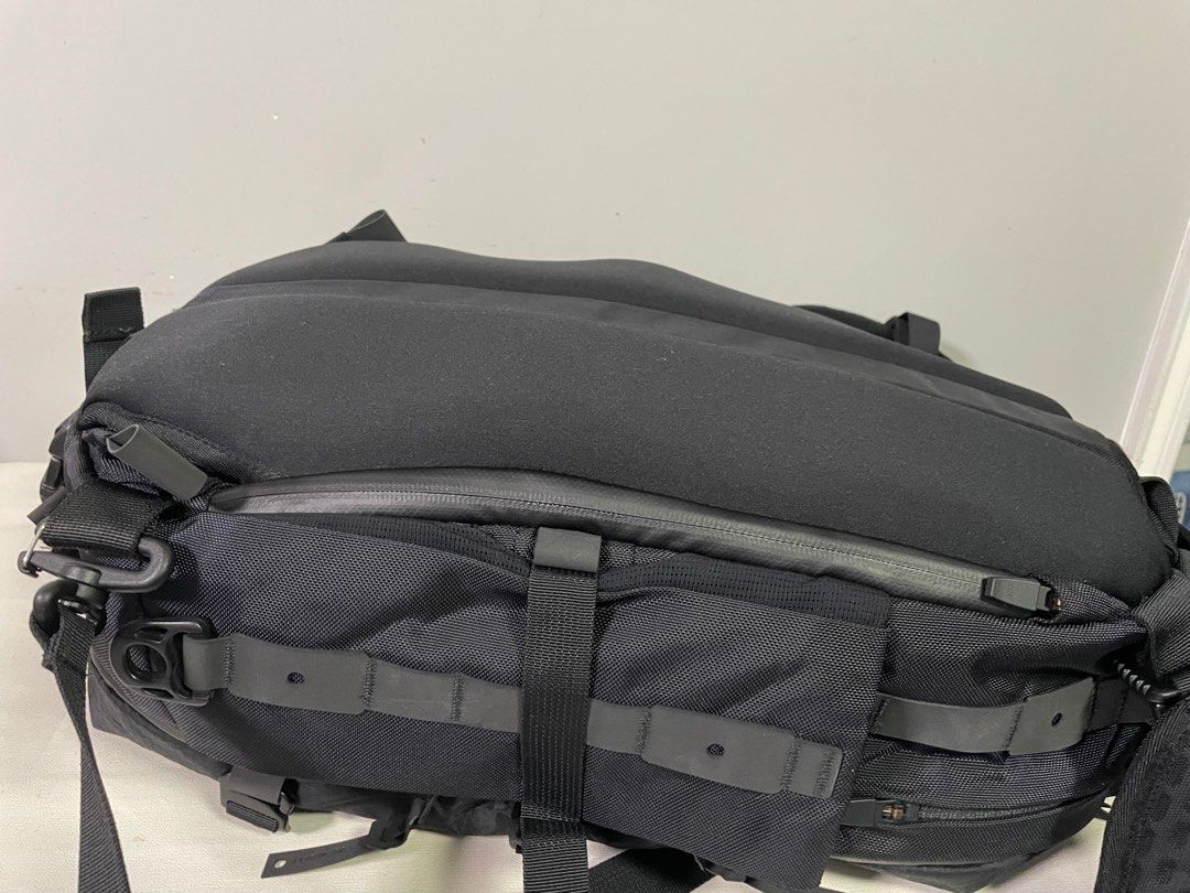 CODEOFBELL X-PAK EVO - Sling Pack (L) pitch black + BACKPACK HARNESS ...