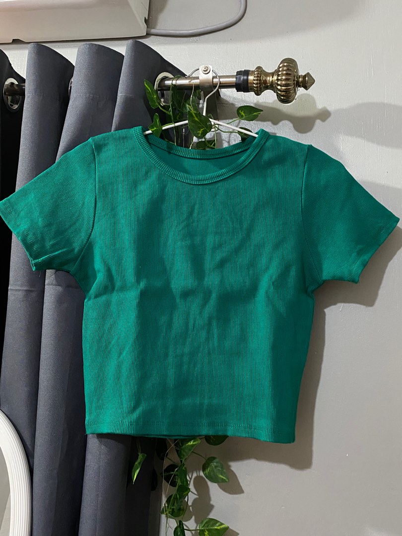 Emerald Green Basic Top, Women's Fashion, Tops, Others Tops on Carousell
