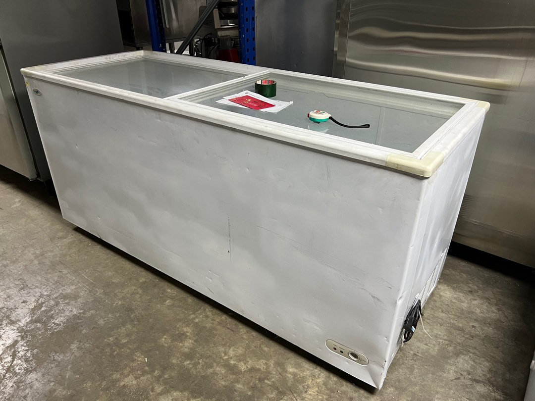Farfalla 6Ft Chest Freezer/Sliding Glass Door Freezer, TV & Home ...