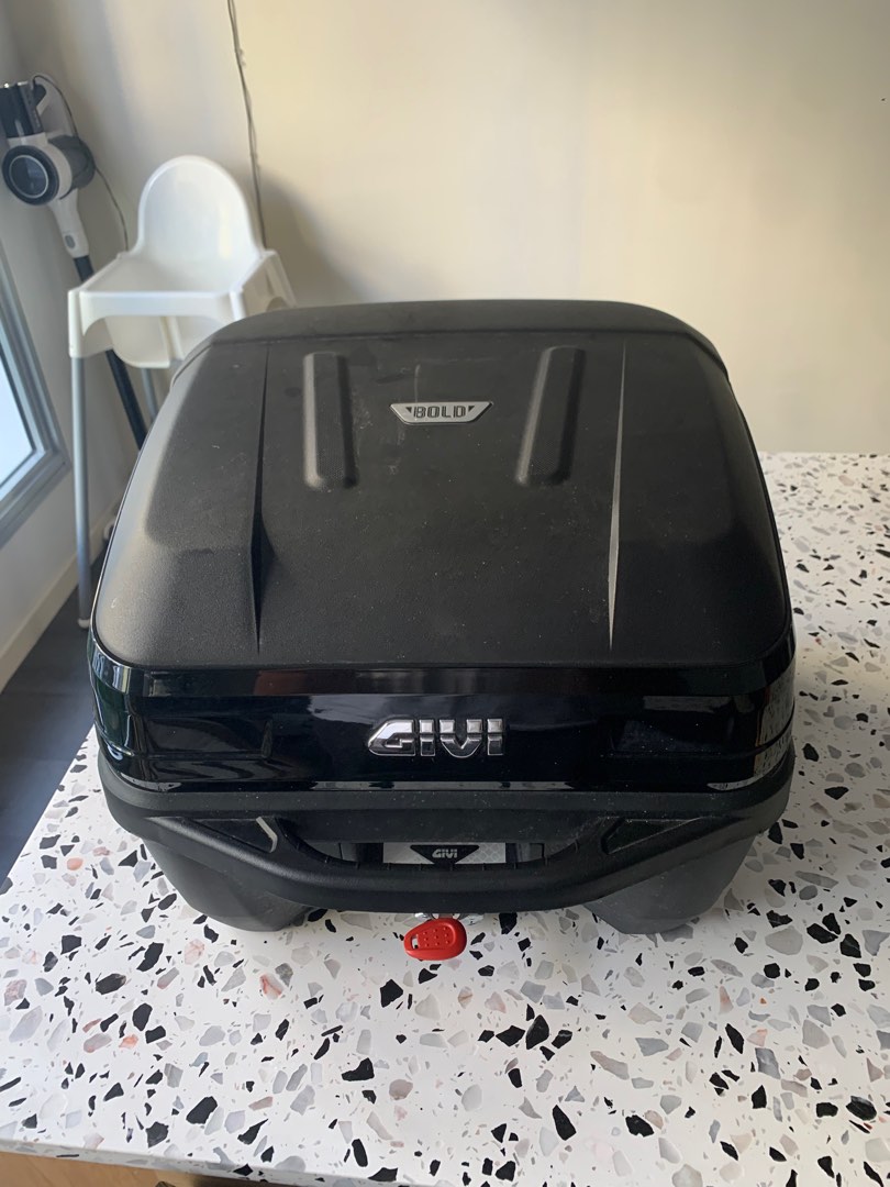 Givi Box b32nb, Motorcycles, Motorcycle Accessories on Carousell