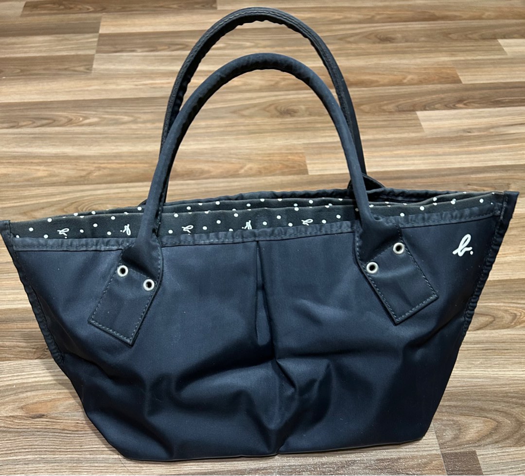 Hand carrier, Women's Fashion, Bags & Wallets, Tote Bags on Carousell