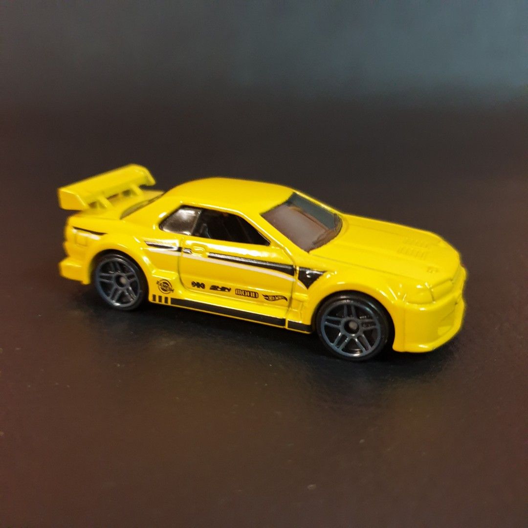 Hotwheels Nissan Skyline R32, Hobbies & Toys, Toys & Games on Carousell